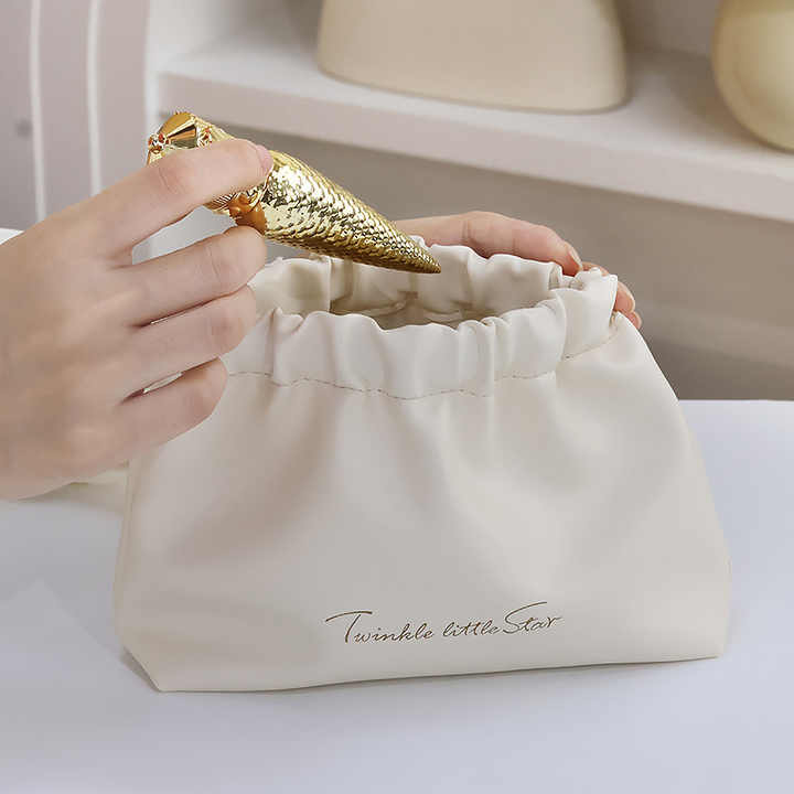 Customize LOGO Wrinkled Bag for Women Travel Kit Pouch