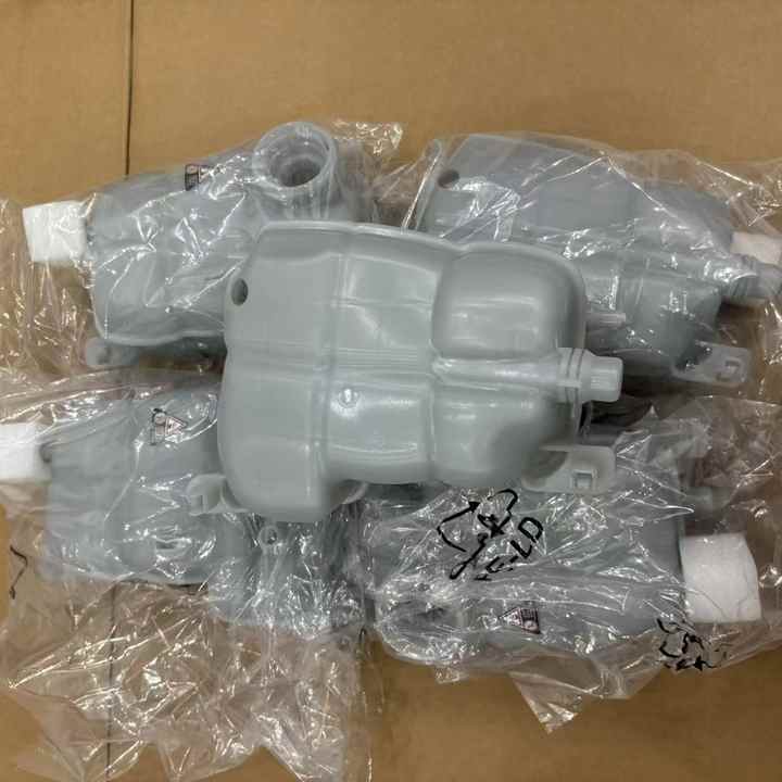 Auto Parts Coolant Reservoir Expansion Tank and Recovery Tank for ...