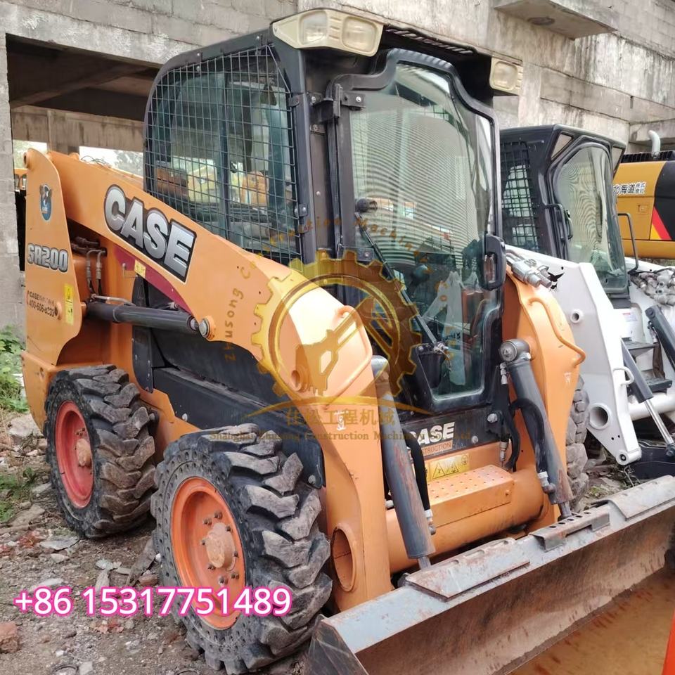 Flexible Used Loader Perfect for Narrow Community Pipe Maintenance CASE ...