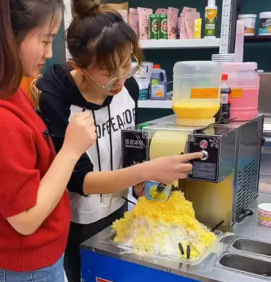Four Flavors 120kg/day Snowflake Ice Machine 4 Barrels rainbow Color ...
