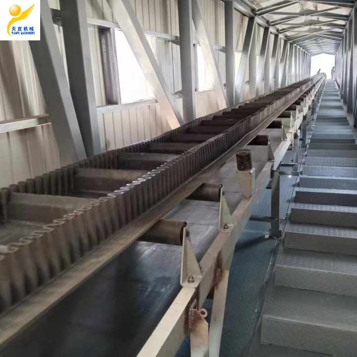 Industrial Wave Shaped Edge Conveyor Belt for Large Angle Belt Conveyor ...