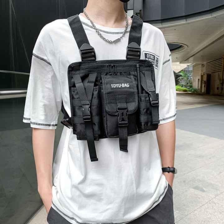 B0020 Outdoor Techwear One-Day Hiking Vest Fashionable Canvas Chest Bag ...