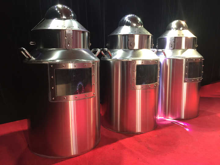 DESALEN Stage Magic - Escape from Locked Water Tank Illusion
