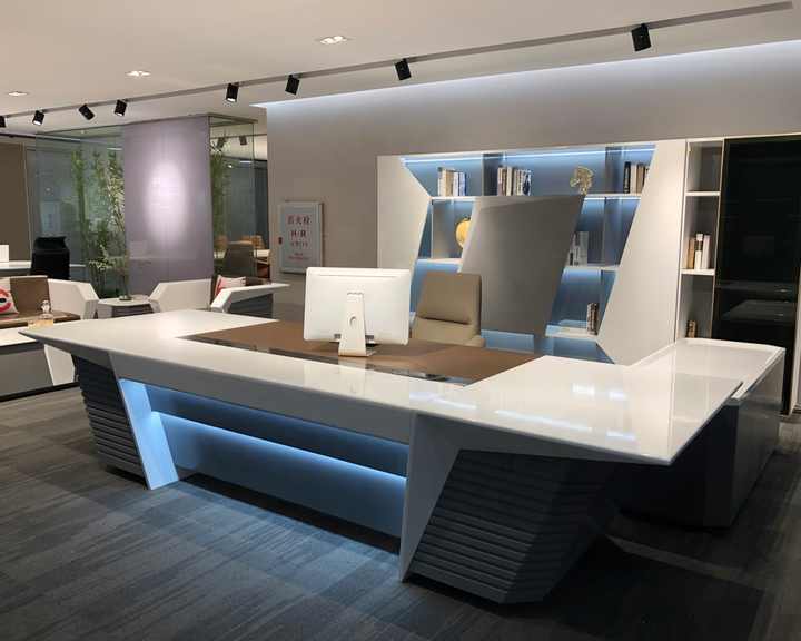 Modern Luxury CEO Office Table - High Quality & Stylish