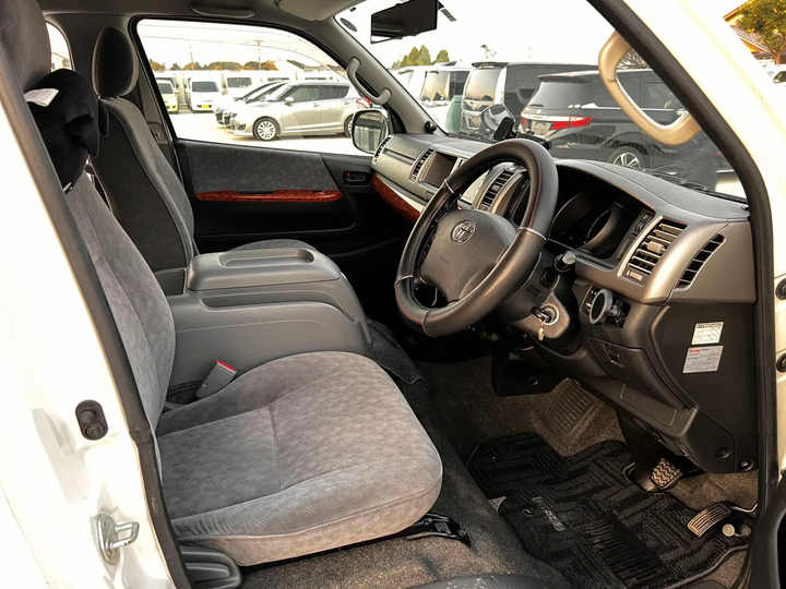 9 Seats Toyota Hiace Van - Reliable Minibus for Sale