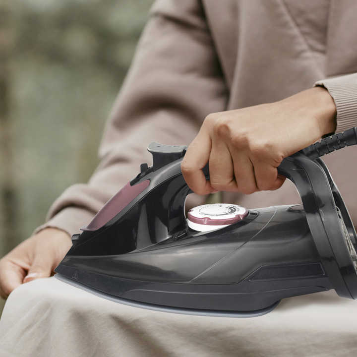 Hi-end Steam Iron Commercial 3000W - High Power & Efficiency