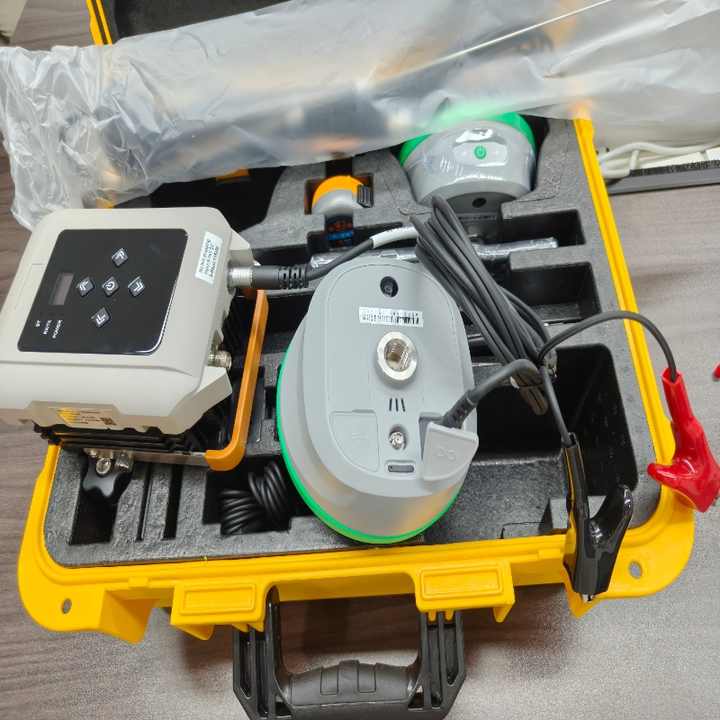 High Precision 1408 Channels GNSS Receiver GPS 60° IMU Tilt Land Measurement Instrument GNSS RTK ...