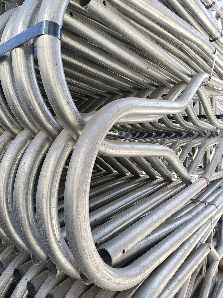 Long Service Life Galvanized Double Row Freestalls Cow Cubicle Dividers ...
