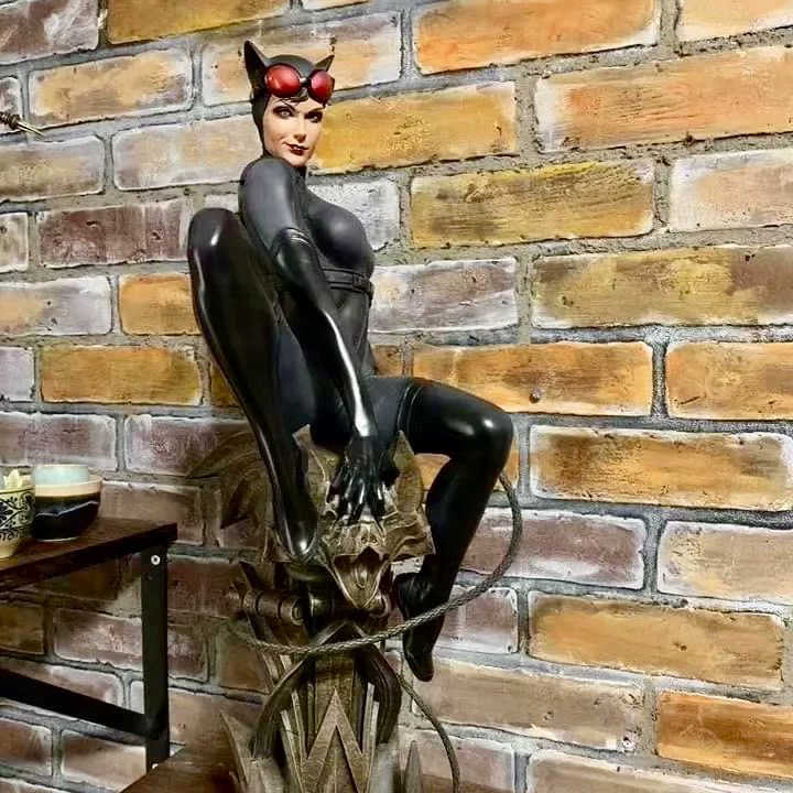 DC Life-Size Anime Character Statue Catwoman Superhero Resin Craft ...