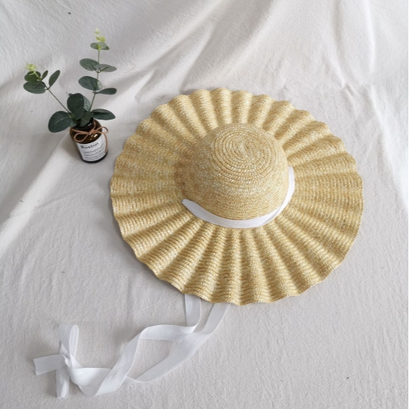 Big Wave Ruffled Straw Hat - Perfect for Beach & Travel