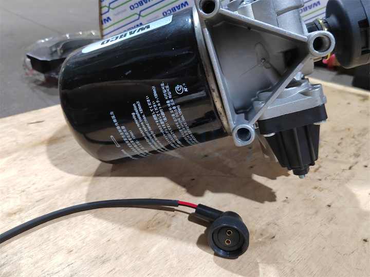 Air Dryer 35G42-11010 with 4 Way Valves 9325000350 for Bus Accessories