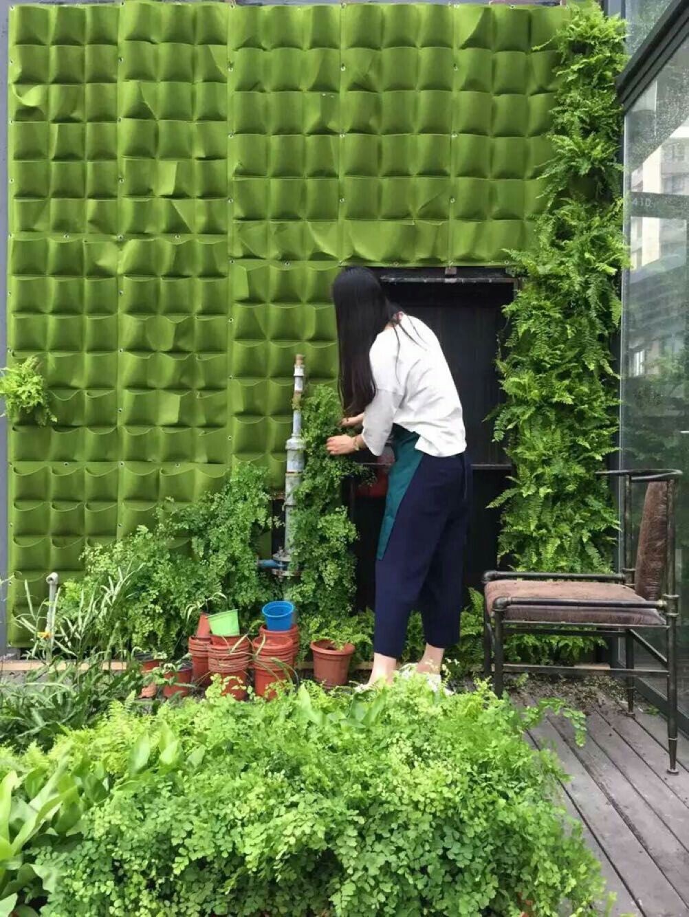 How to Choose the Best Vertical Planter Pots: A Complete Buying Guide