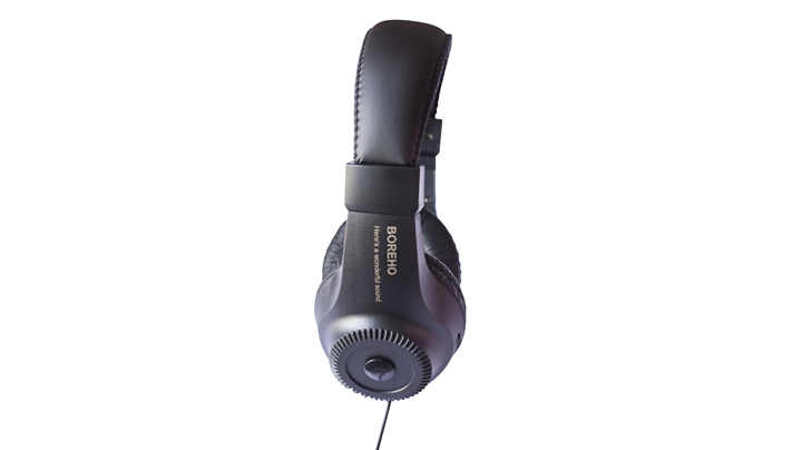 Electronic Instrument Headset with Environmental Noise Cancellation