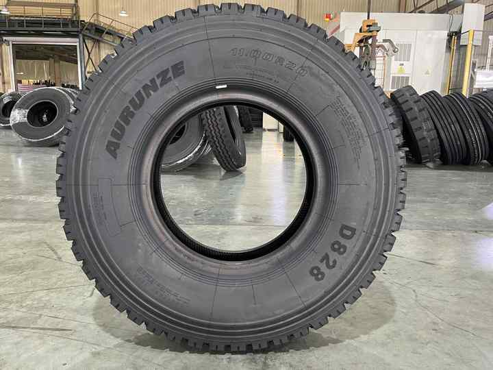 Aurunze Truck 12R22.5 Radial Tires - Durable & Efficient