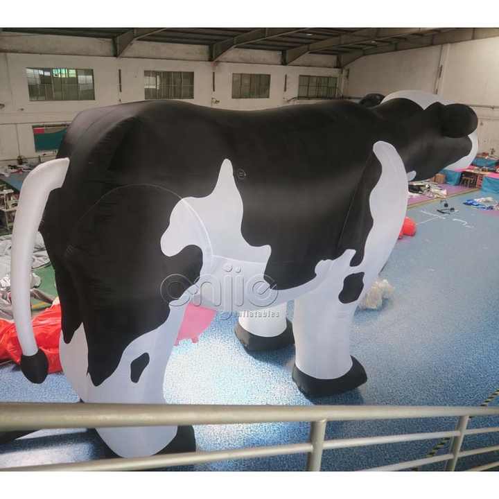 Inflatable Cartoon Cow Balloon - Perfect for Farm Advertising