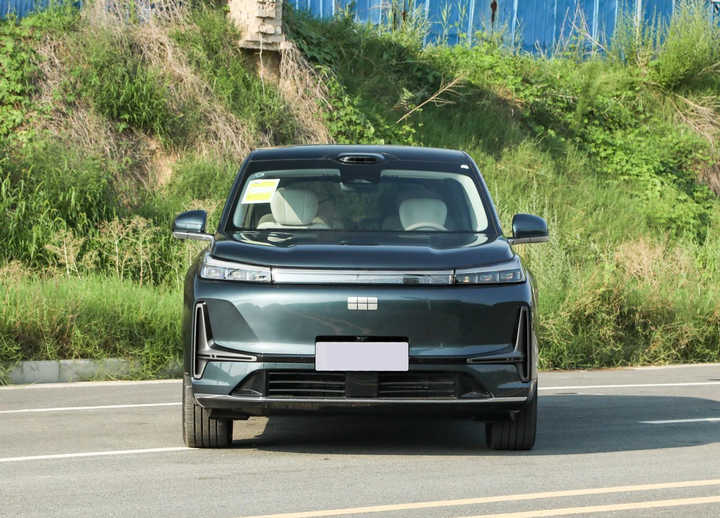 2025 Geely Galaxy M9 Plug-in Hybrid SUV - Luxury & Efficiency