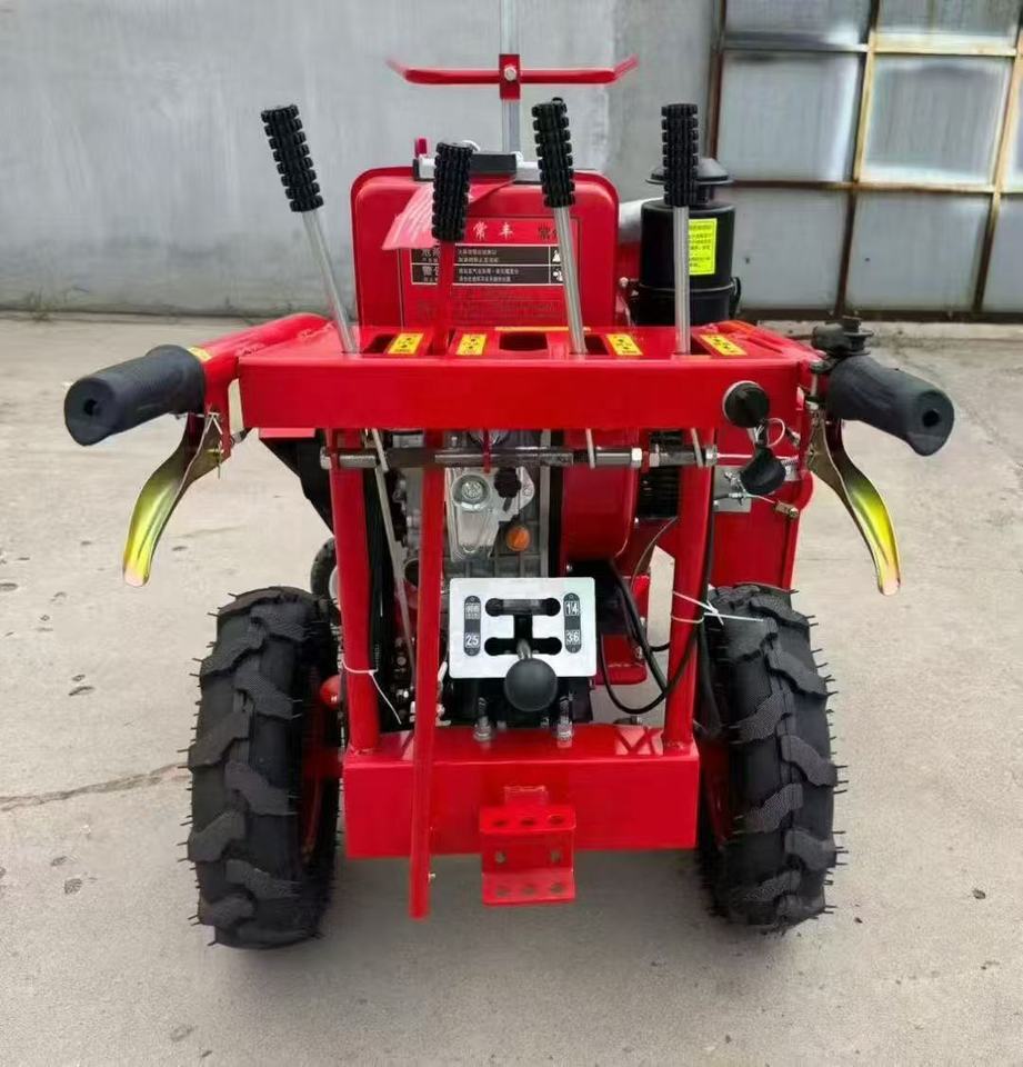 Wheeled Single Row Corn Combine Harvester Mini Maize Picker Farm ...