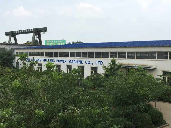 BFM1012 BFM2012 Engine Spare Parts - Water Pump 0293 1946