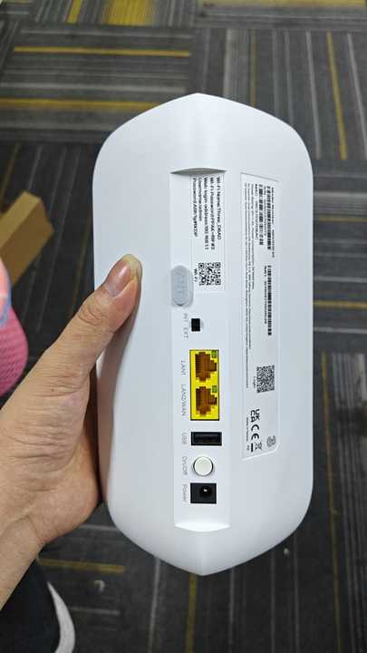 ZYXEL NR5103EV2 5G Router - 4.7gbps Wifi6 with Sim Card Slot
