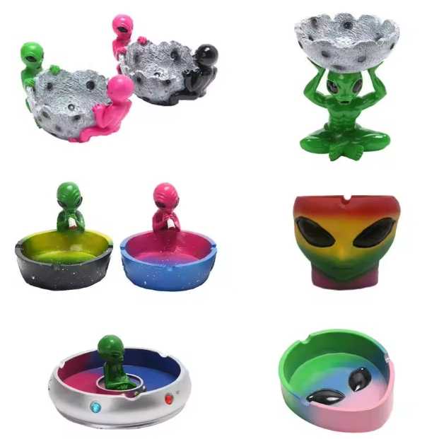 Creative Resin Ashtray Wholesale alien Shape Cigarette Ashtray Home ...