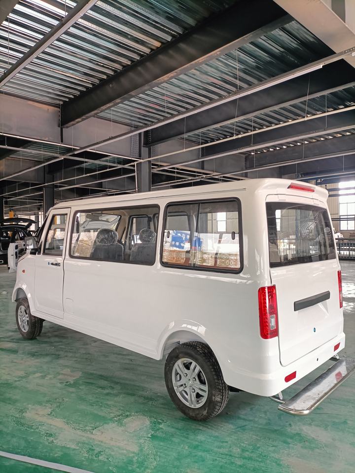 9-seater Electric Mini Bus - Ideal for City Commute