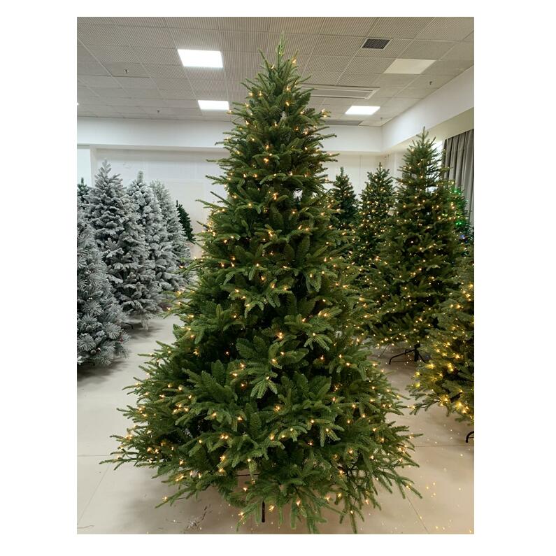 How to Choose the Best Outdoor Prelit Christmas Tree 12 Ft: Ultimate ...