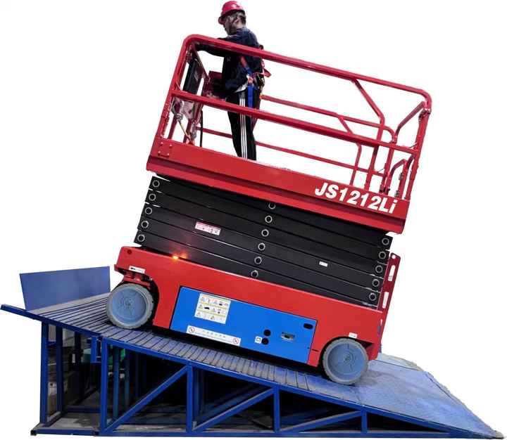 Hydraulic Electric Motor Self-Propelled Scissor Lift Trucks 13.9m High ...