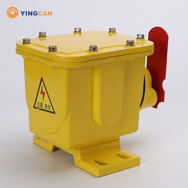 Dustproof Yellow Handle-Type 3-Pole Belt Longitudinal Rupture Switches ...