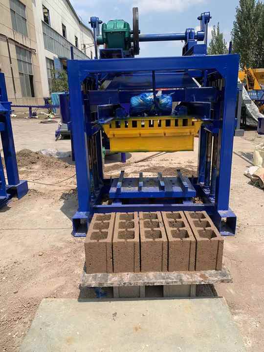 QT4-40 Manual Concrete Block Brick Machine - Versatile & Durable
