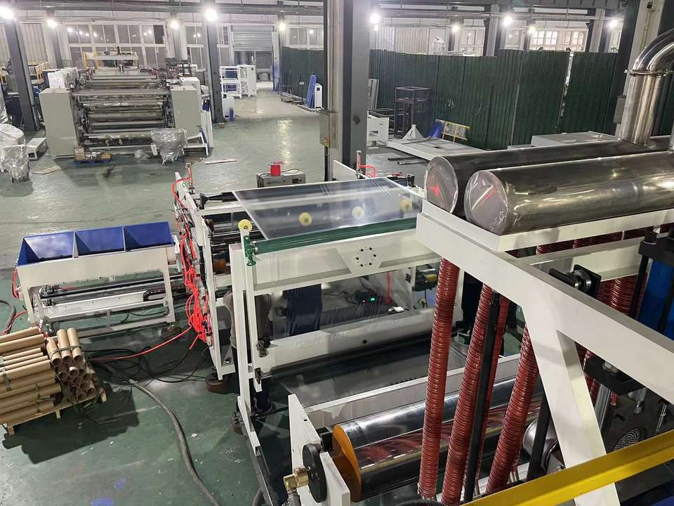 New Design Three Layers Plastic Production Line Automatic Stretch Film ...