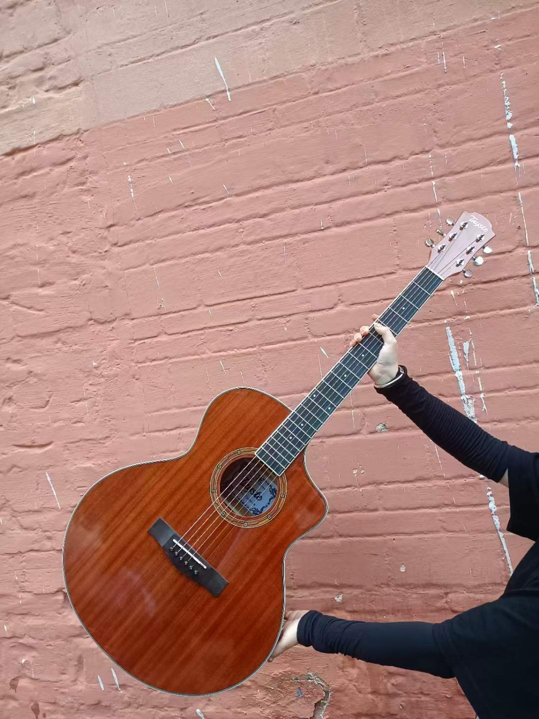Cómo elegir una guitarra acústica eléctrica Martin con cutaway