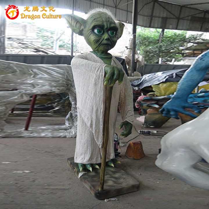 Realistic Animatronic E.T. Model - Perfect for Any Setting