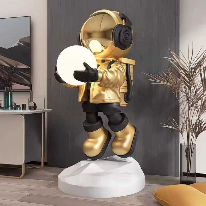 Custom Spaceman Astronaut Sculptures for Home Decoration