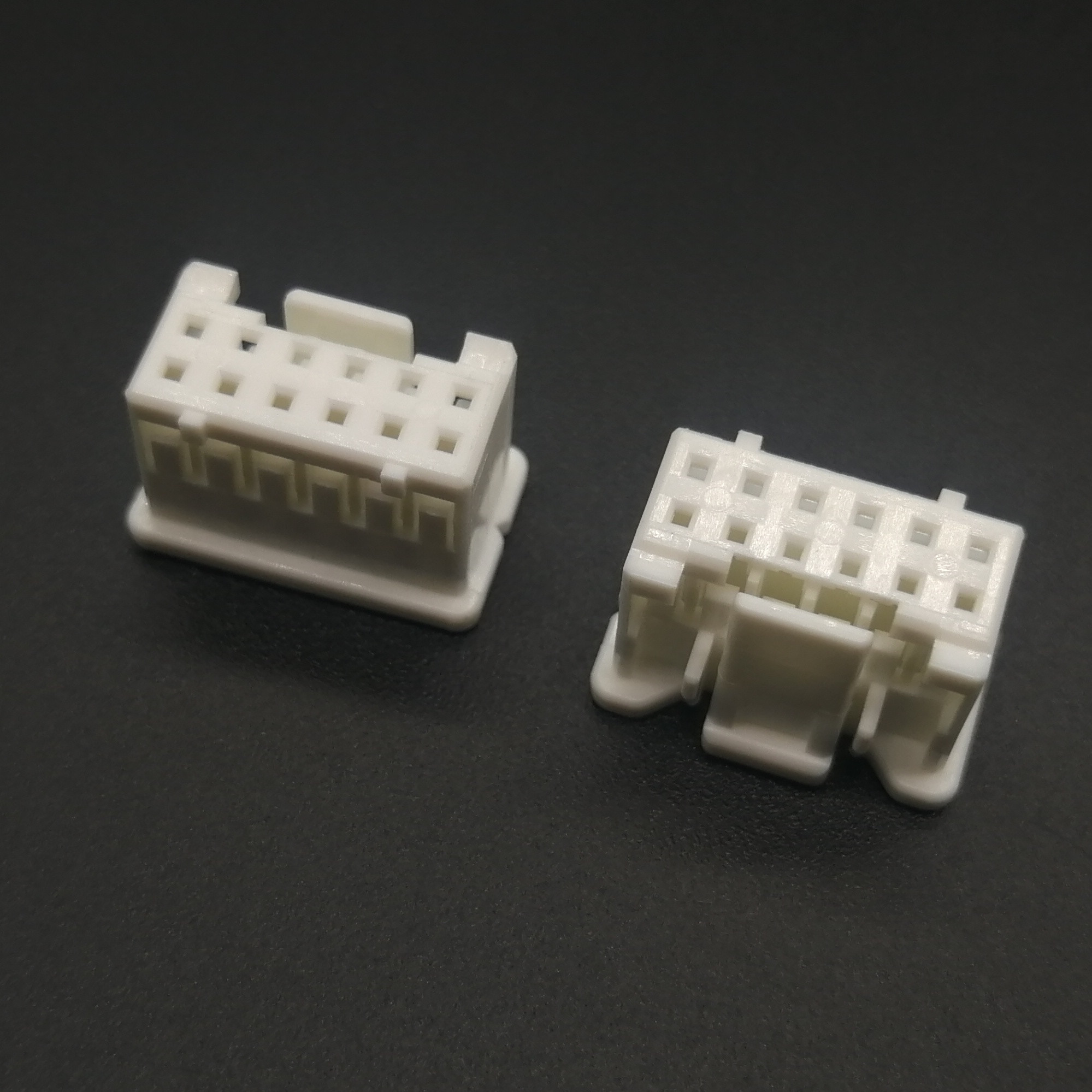 Konektor AWM - Solusi Kabel Fleksibel yang Andal