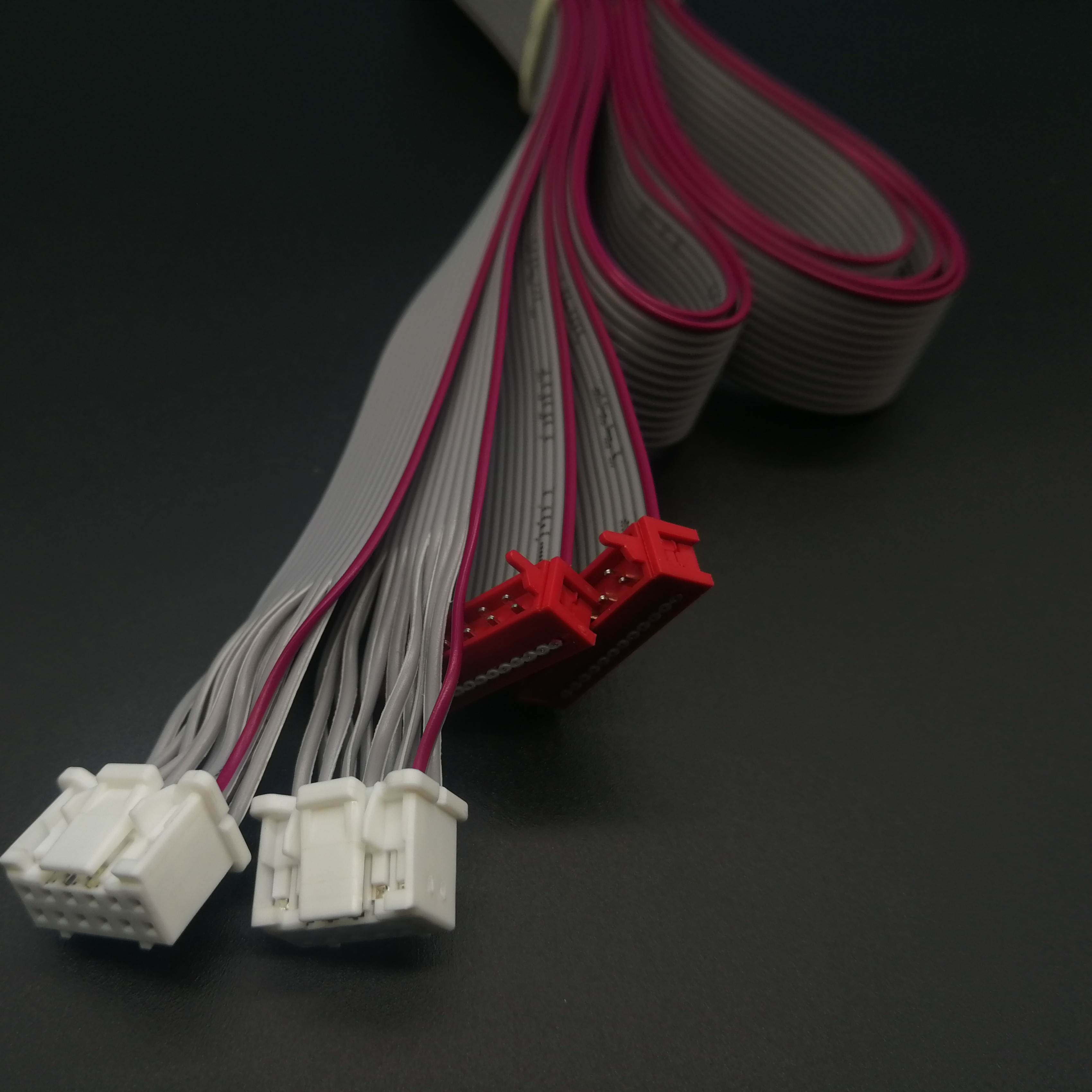 Konektor AWM - Solusi Kabel Fleksibel yang Andal
