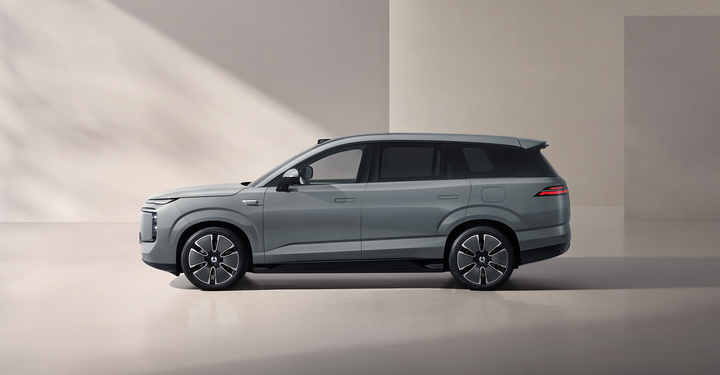 DENZA N8L 2.0T Plug-in Hybrid Luxury SUV 201-300km Range Desert-Ready 6 ...