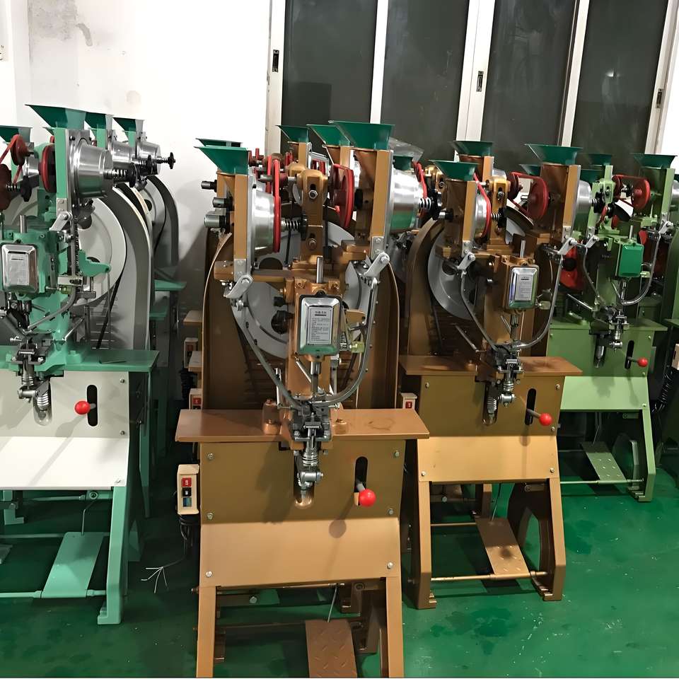 Most Practical Brake Lining Rivet Machine Automatic Riveting Machine ...