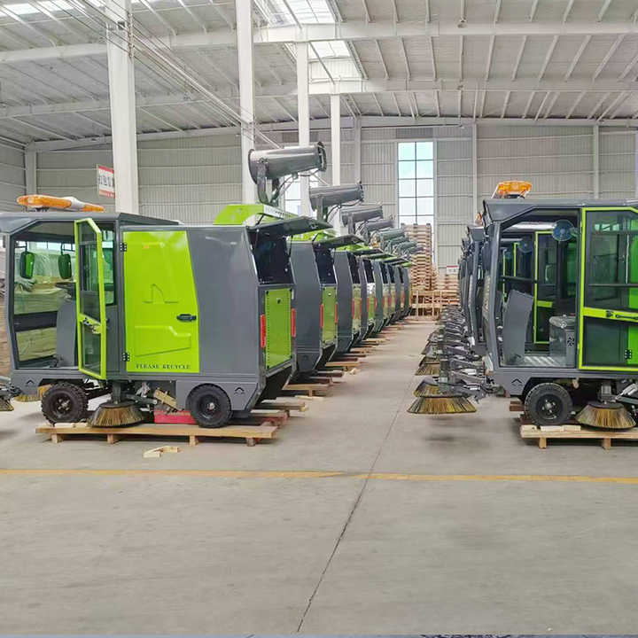 Sprinkler and Sweeper Combination Unit Capable of Simultaneous Road ...