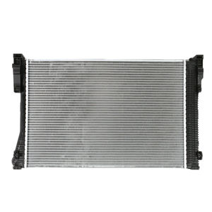 Compre al por mayor benz mercedes radiador directamente de los ...