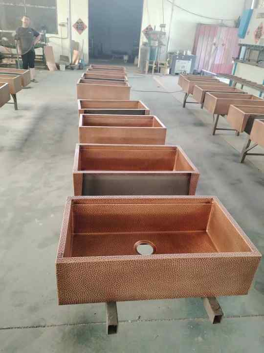 Custom Italian Kitchen Sink - Large Single Bowl Retro