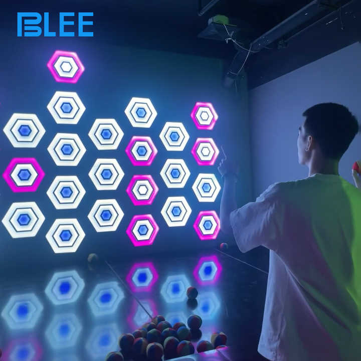 USA Canada Interactive Throwing Game Room Team Building Sport Reaction ...