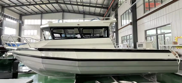 20ft Fishing Boat with Outboard Engine & Hardtop - CE Certified