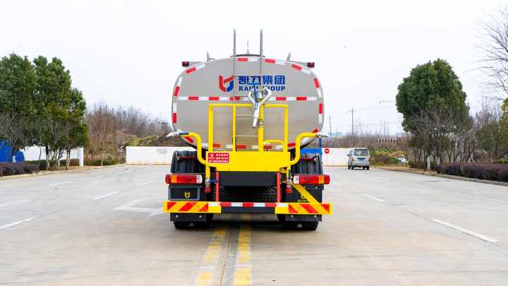 Howo 25-Ton Water Tanker New Rear Eight-Wheeled Manual Transmission 4x2 ...