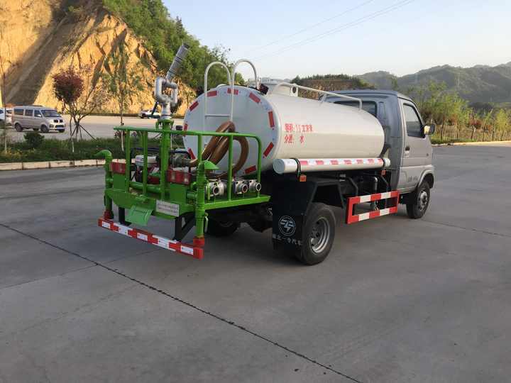 Dongfeng 4x2 Mini Water Tanker Truck 2CBM/2000Liters Small Water Tanker ...