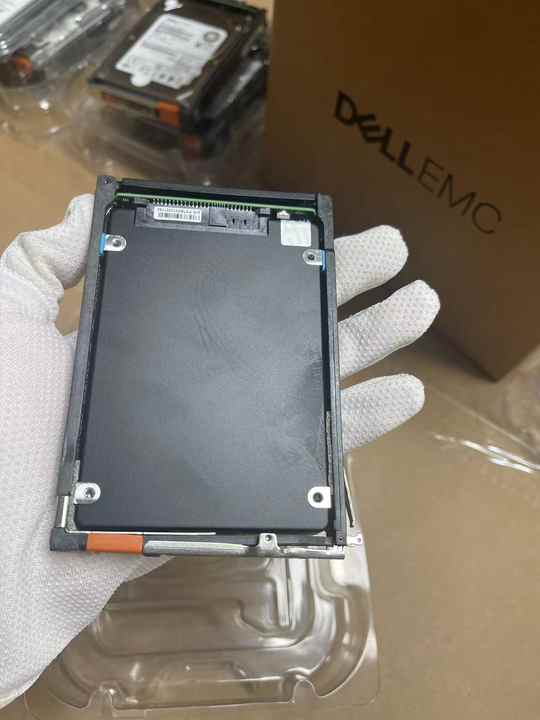 7.68tb D4-2SFXL2-7680 12gb SAS固态硬盘，适用于戴尔EMC Unity 380 380F D4F-2SFXL2 ...