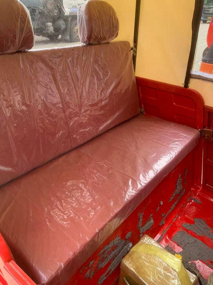 Real 100km Per Charge Electric Tuk Tuk 3 Seater 1500W 60V 110Ah Lithium ...