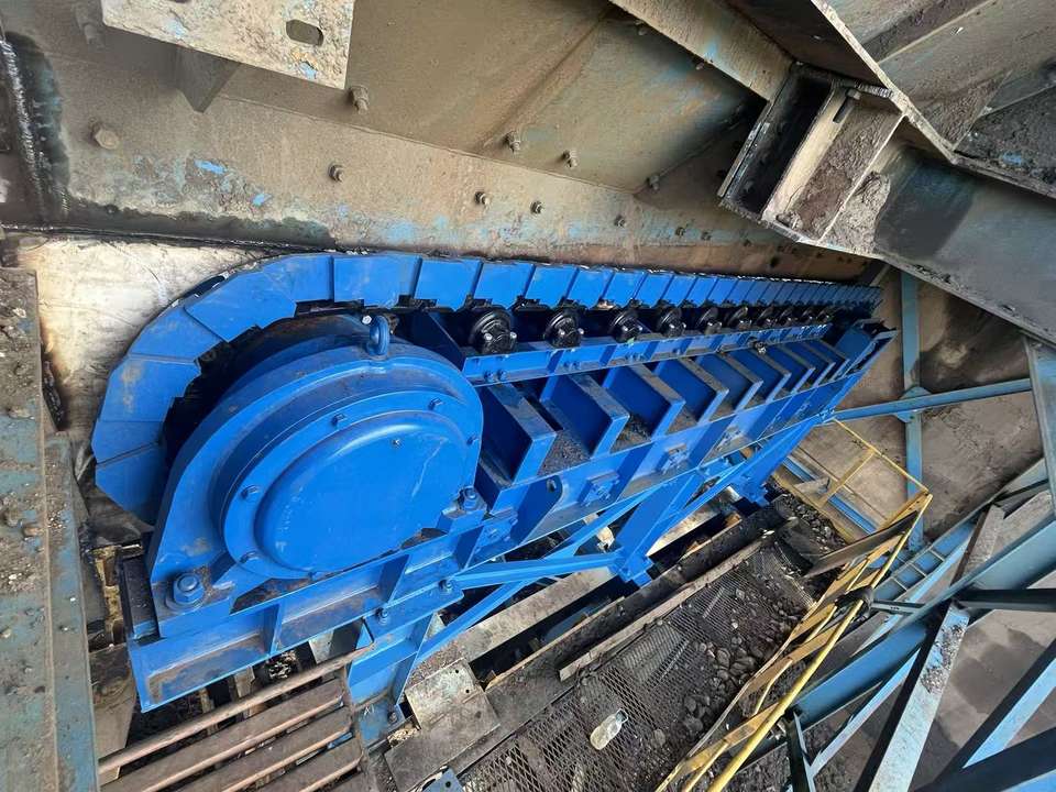 Durable Heavy-Duty Apron Feeder Machine: Built for Tough Mining ...