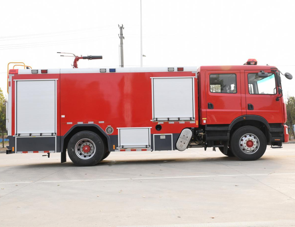 Dongfeng 8t Diesel Fire Truck New 4x4 Fire Truck 7001-10000L Water Foam ...