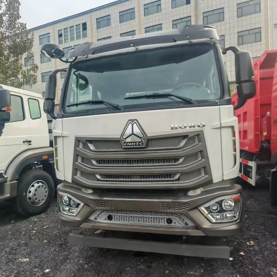 Sinotruk Howo NX 371 Left Truck Head Howo Trailer Head 50ton 6x4 ...