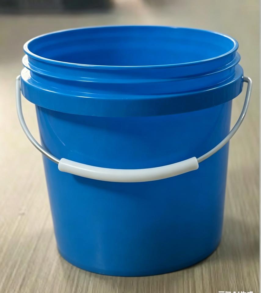 Mini Plastic Pail for Paint Projects Flower Decoration and Handmade ...